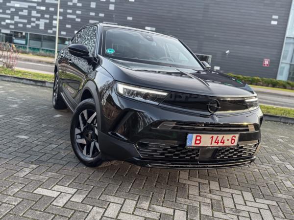 Melns Opel Mokka 2024 Rīga, ar dzinēja tilpumu 1.20 L un nobraukumu 10 tūkst. km par 20500 €, foto 2 vietnē AUTOMOTO.COM.LV