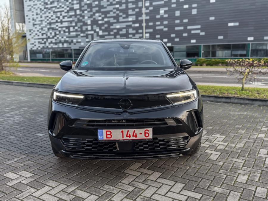 Melns Opel Mokka 2024 Rīga, ar dzinēja tilpumu 1.20 L un nobraukumu 10 tūkst. km par 20500 €, foto 5 vietnē AUTOMOTO.COM.LV