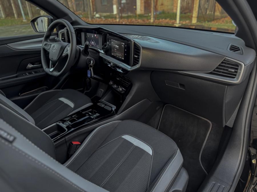Melns Opel Mokka 2024 Rīga, ar dzinēja tilpumu 1.20 L un nobraukumu 10 tūkst. km par 20500 €, foto 13 vietnē AUTOMOTO.COM.LV