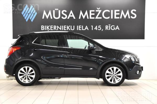 Black Opel Mokka 2016 in Riga, with an engine capacity of 1.60 L and mileage of 101 thousand km for 10990 €, photo 3 on AUTOMOTO.COM.LV