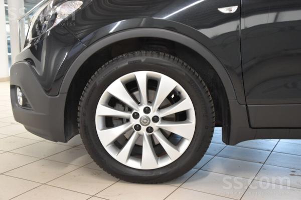 Black Opel Mokka 2016 in Riga, with an engine capacity of 1.60 L and mileage of 101 thousand km for 10990 €, photo 10 on AUTOMOTO.COM.LV
