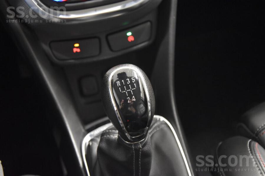 Melns Opel Mokka 2016 Rīga, ar dzinēja tilpumu 1.60 L un nobraukumu 101 tūkst. km par 10990 €, foto 17 vietnē AUTOMOTO.COM.LV