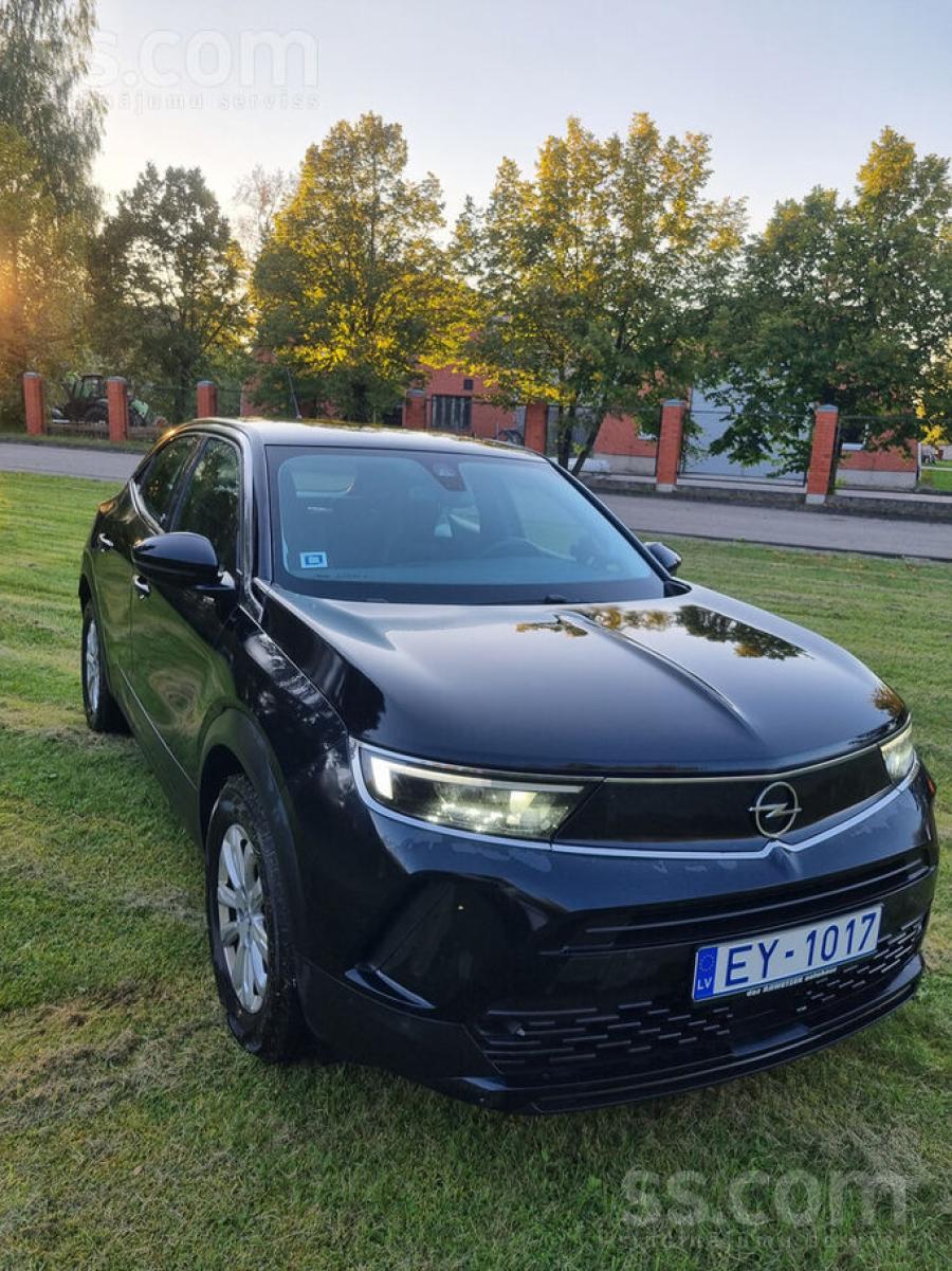 Black Opel Mokka 2021 in Riga, with an engine capacity of 1.60 L and mileage of 48 thousand km for 16000 €, photo 4 on AUTOMOTO.COM.LV