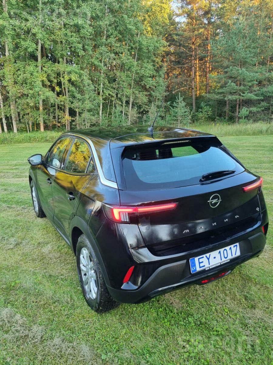 Black Opel Mokka 2021 in Riga, with an engine capacity of 1.60 L and mileage of 48 thousand km for 16000 €, photo 6 on AUTOMOTO.COM.LV