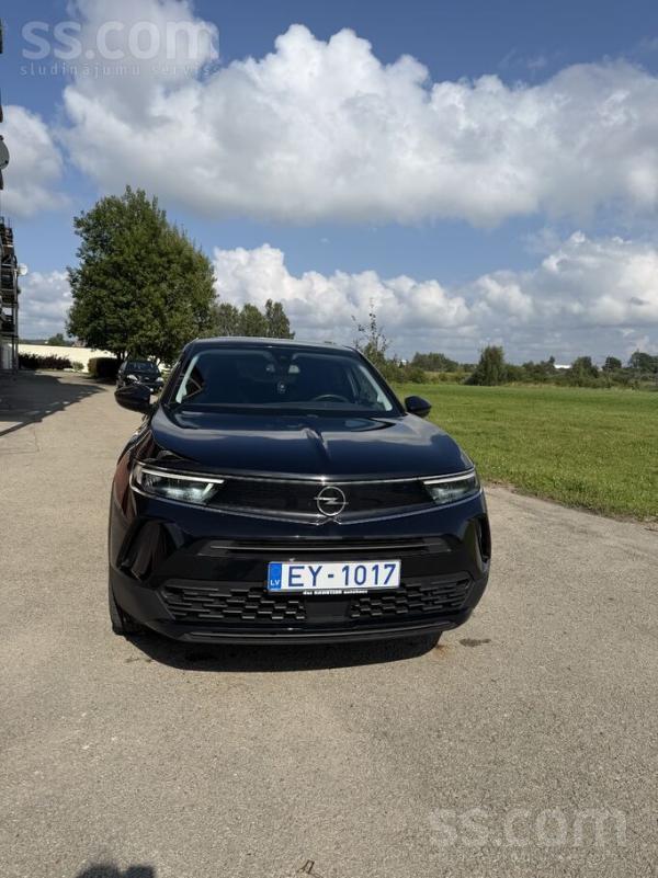 Black Opel Mokka 2021 in Riga, with an engine capacity of 1.60 L and mileage of 57 thousand km for 15500 €, photo 1 on AUTOMOTO.COM.LV