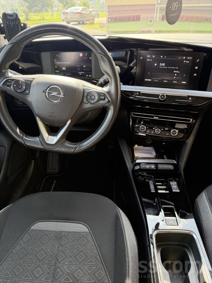 Black Opel Mokka 2021 in Riga, with an engine capacity of 1.60 L and mileage of 57 thousand km for 15500 €, photo 7 on AUTOMOTO.COM.LV