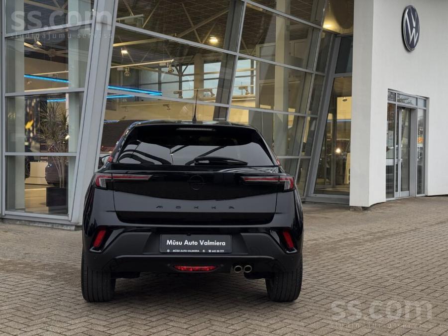Black Opel Mokka 2022 in Valmiera, with an engine capacity of 1.20 L and mileage of 62 thousand km for 16900 €, photo 6 on AUTOMOTO.COM.LV