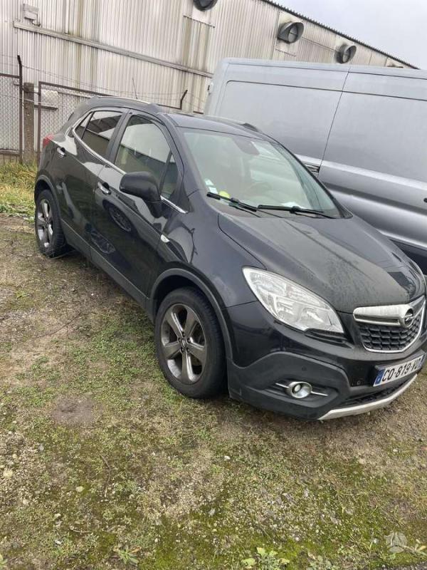 Black Opel Mokka 2013 in Taurage, with an engine capacity of 0.00 L and mileage of 214 thousand km for 3900 €, photo 1 on AUTOMOTO.COM.LV