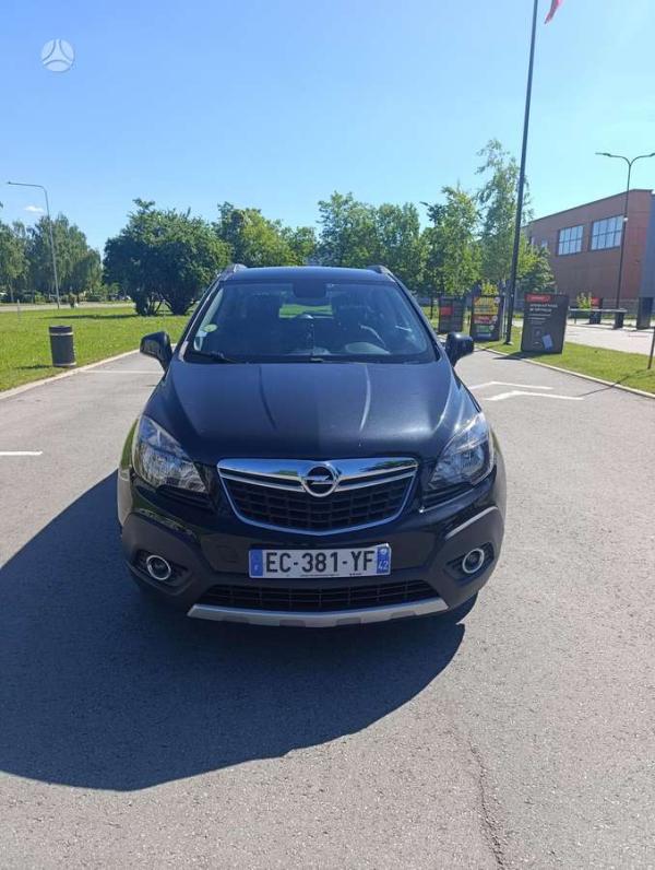 Black Opel Mokka 2016 in Panevezys, with an engine capacity of 1.60 L and mileage of 175 thousand km for 4900 €, photo 3 on AUTOMOTO.COM.LV