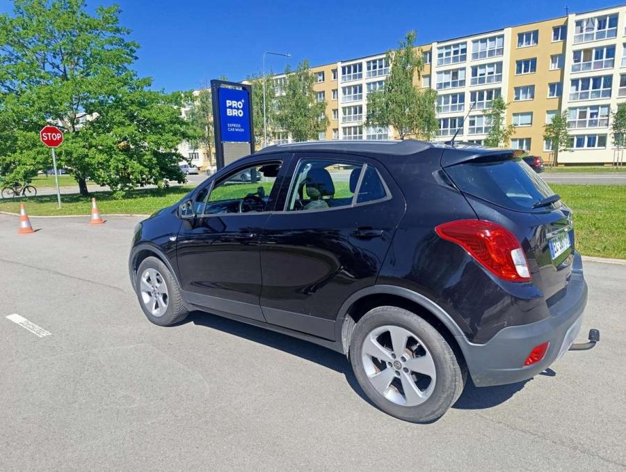 Melns Opel Mokka 2016 Panevēža, ar dzinēja tilpumu 1.60 L un nobraukumu 175 tūkst. km par 4900 €, foto 8 vietnē AUTOMOTO.COM.LV