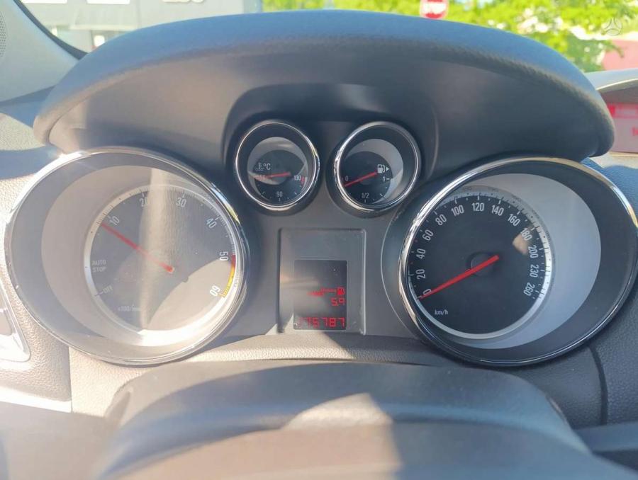 Melns Opel Mokka 2016 Panevēža, ar dzinēja tilpumu 1.60 L un nobraukumu 175 tūkst. km par 4900 €, foto 17 vietnē AUTOMOTO.COM.LV