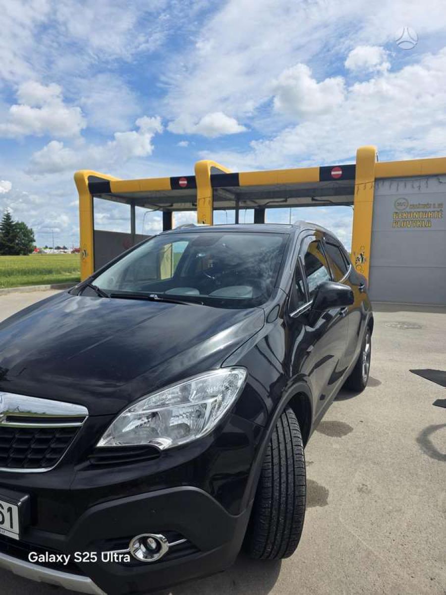 Black Opel Mokka 2014 in Siauliai, with an engine capacity of 1.69 L and mileage of 230 thousand km for 5600 €, photo 1 on AUTOMOTO.COM.LV