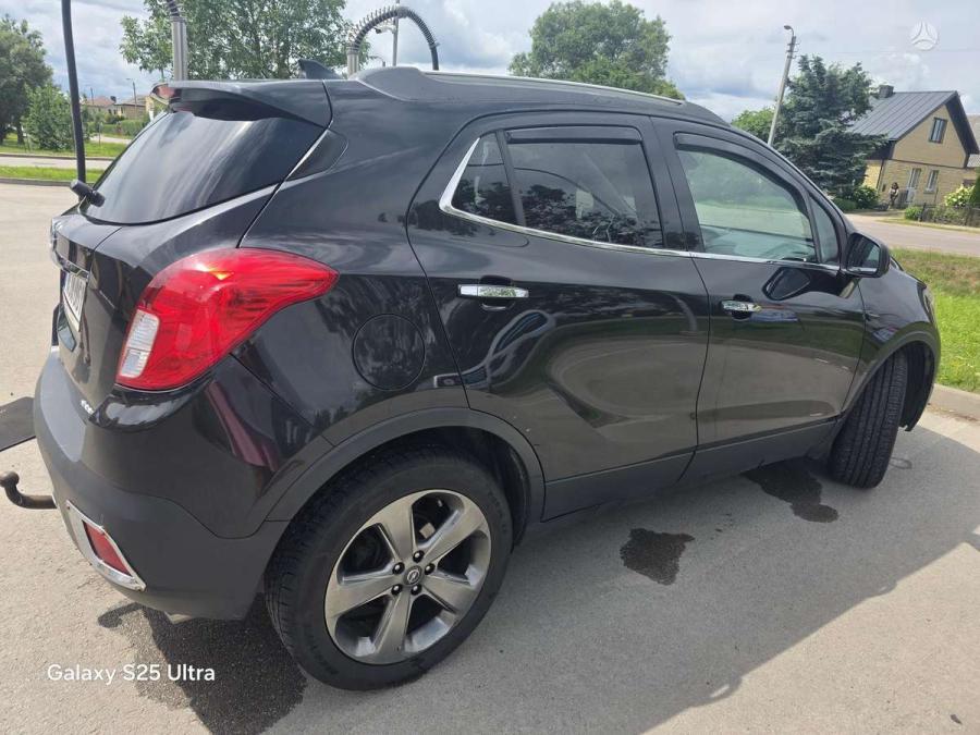 Black Opel Mokka 2014 in Siauliai, with an engine capacity of 1.69 L and mileage of 230 thousand km for 5600 €, photo 4 on AUTOMOTO.COM.LV