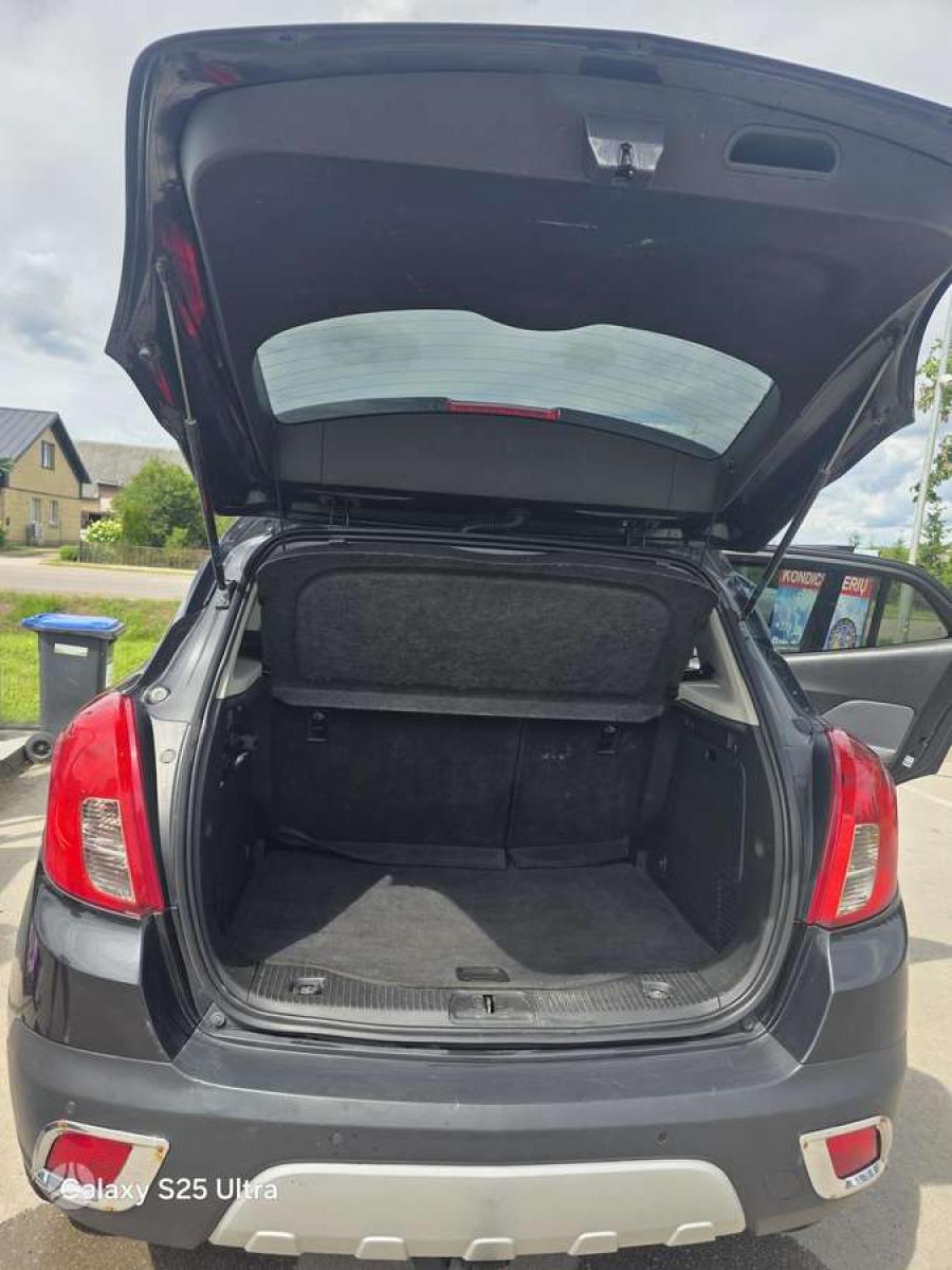 Black Opel Mokka 2014 in Siauliai, with an engine capacity of 1.69 L and mileage of 230 thousand km for 5600 €, photo 6 on AUTOMOTO.COM.LV