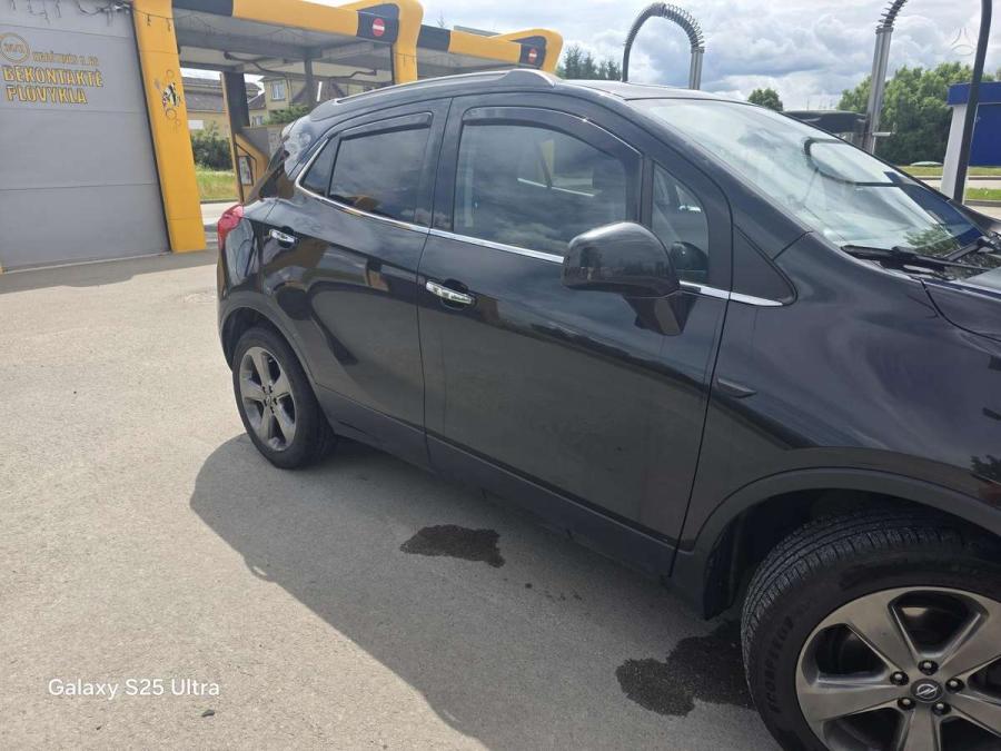Black Opel Mokka 2014 in Siauliai, with an engine capacity of 1.69 L and mileage of 230 thousand km for 5600 €, photo 7 on AUTOMOTO.COM.LV