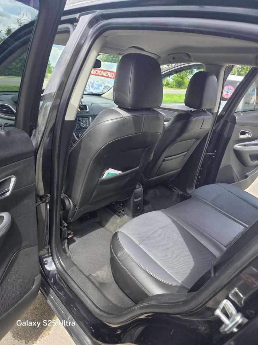 Black Opel Mokka 2014 in Siauliai, with an engine capacity of 1.69 L and mileage of 230 thousand km for 5600 €, photo 9 on AUTOMOTO.COM.LV