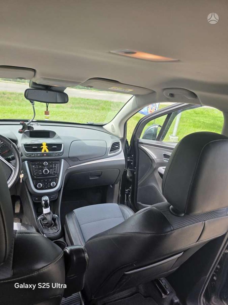 Black Opel Mokka 2014 in Siauliai, with an engine capacity of 1.69 L and mileage of 230 thousand km for 5600 €, photo 13 on AUTOMOTO.COM.LV