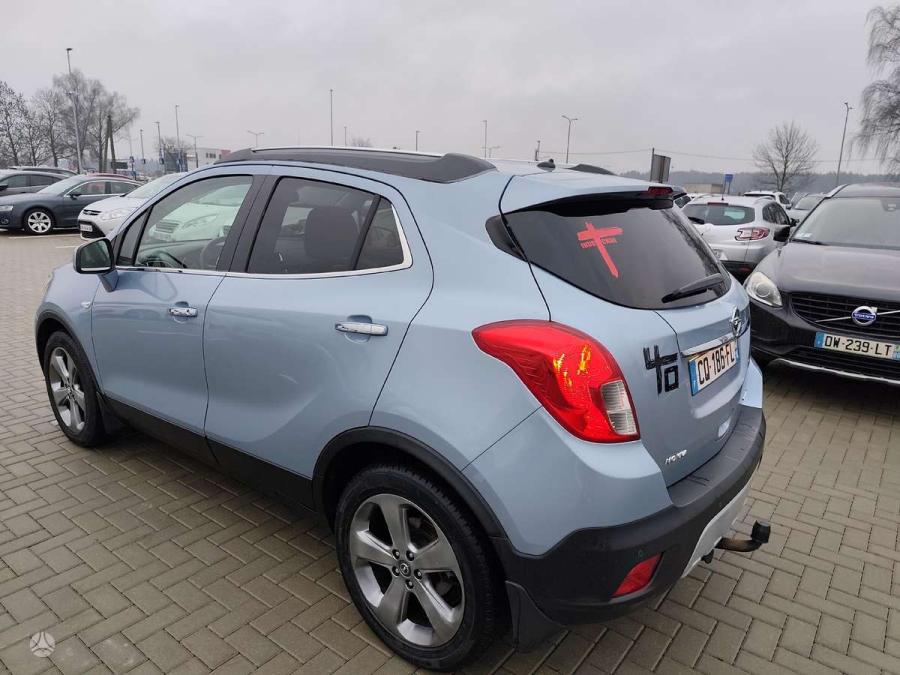 Blue Opel Mokka 2013 in Taurage, with an engine capacity of 1.69 L and mileage of 276 thousand km for 4500 €, photo 5 on AUTOMOTO.COM.LV
