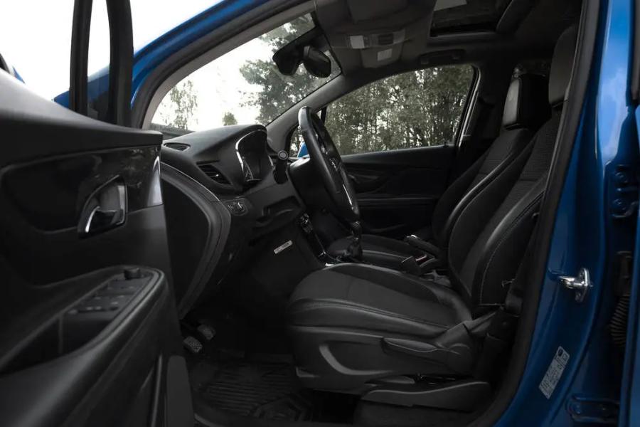 Zils Opel Mokka 2017 Jelgava, ar dzinēja tilpumu 1.60 L un nobraukumu 210 tūkst. km par 9900 €, foto 14 vietnē AUTOMOTO.COM.LV