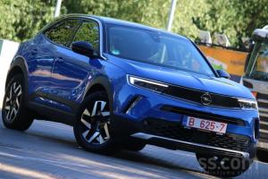 Blue Opel Mokka 2021 in Riga, with an engine capacity of 1.60 L and mileage of 12 thousand km for 21500 €, photo 4 on AUTOMOTO.COM.LV