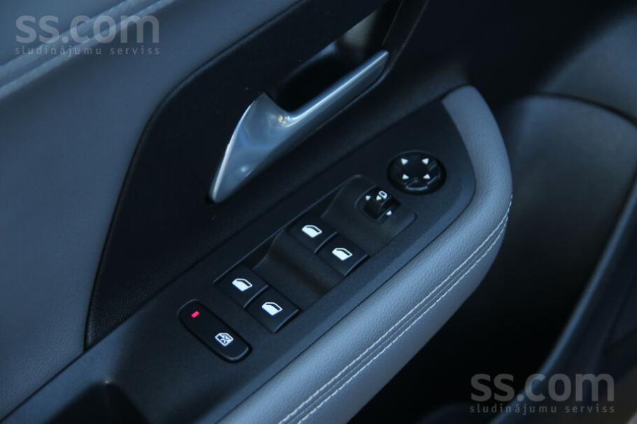 Blue Opel Mokka 2021 in Riga, with an engine capacity of 1.60 L and mileage of 12 thousand km for 21500 €, photo 9 on AUTOMOTO.COM.LV