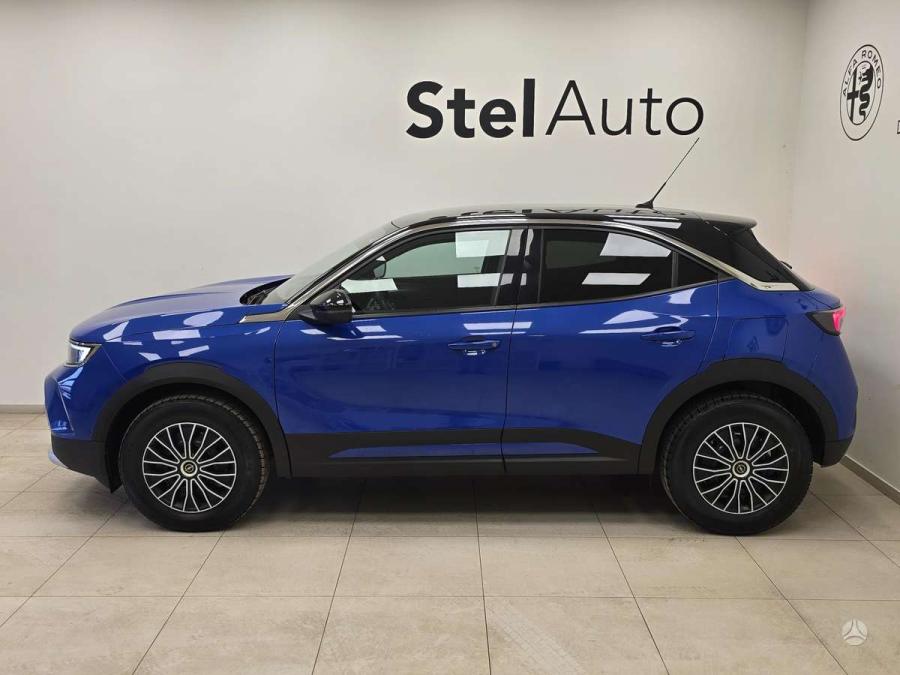 Blue Opel Mokka 2021 in Vilnius, with an engine capacity of 1.20 L and mileage of 75 thousand km for 15990 €, photo 4 on AUTOMOTO.COM.LV
