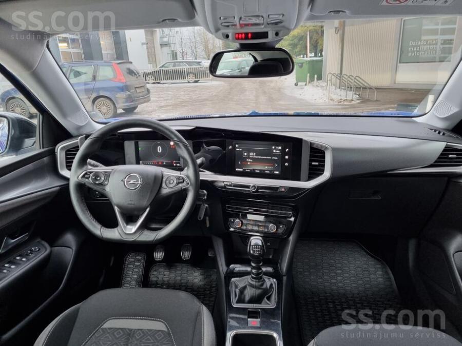 Blue Opel Mokka 2022 in Riga, with an engine capacity of 1.20 L and mileage of 28 thousand km for 13900 €, photo 6 on AUTOMOTO.COM.LV