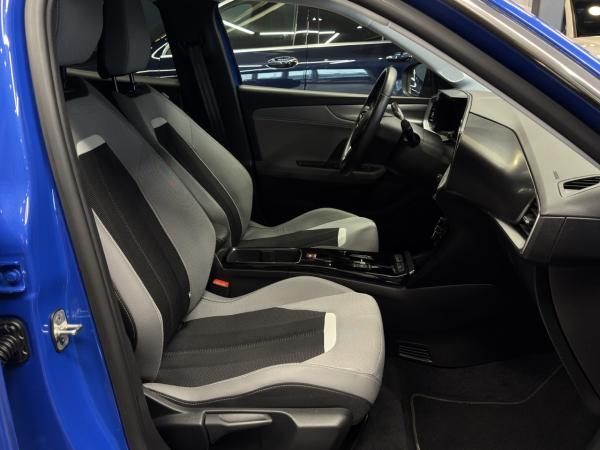Blue Opel Mokka 2022 in Riga, with an engine capacity of 0.00 L and mileage of 39 thousand km for 19990 €, photo 10 on AUTOMOTO.COM.LV