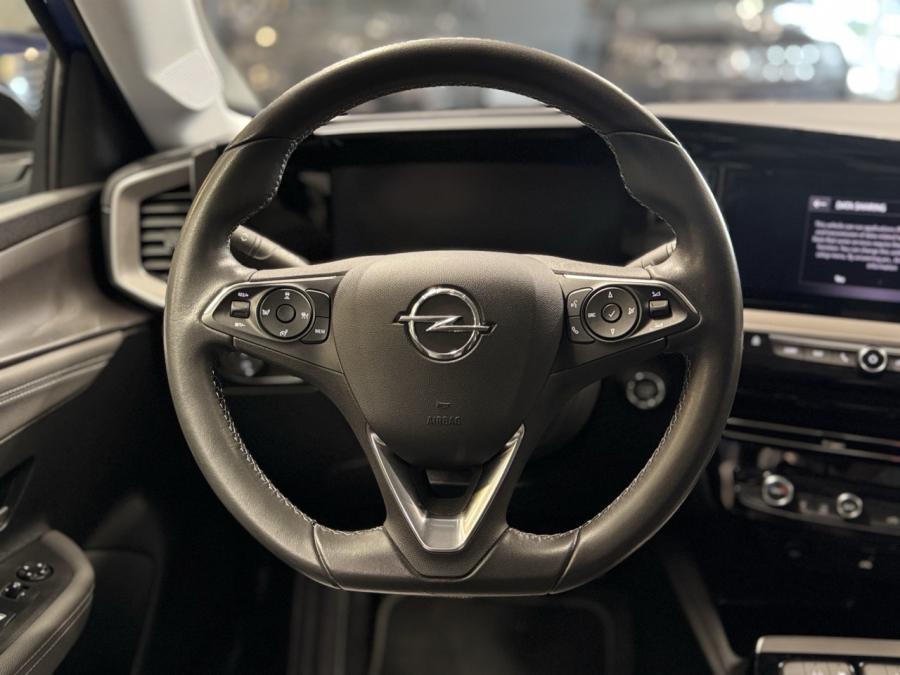 Blue Opel Mokka 2022 in Riga, with an engine capacity of 0.00 L and mileage of 39 thousand km for 19990 €, photo 13 on AUTOMOTO.COM.LV