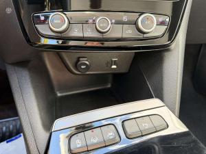 Zils Opel Mokka 2023 Marijampole, ar dzinēja tilpumu 1.20 L un nobraukumu 105 tūkst. km par 14762 €, foto 34 vietnē AUTOMOTO.COM.LV