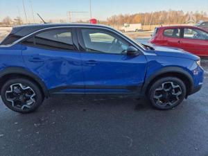 Blue Opel Mokka 2024 in Kaunas, with an engine capacity of 1.20 L and mileage of 34 thousand km for 11850 €, photo 4 on AUTOMOTO.COM.LV