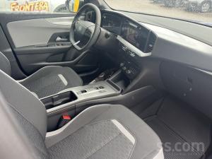 Blue Opel Mokka 2025 in Riga, with an engine capacity of 1.20 L and mileage of 13 thousand km for 23000 €, photo 3 on AUTOMOTO.COM.LV