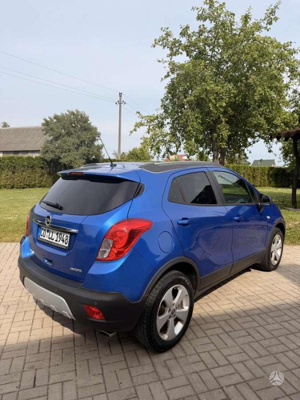 Blue Opel Mokka 2016 in Rokiskis, with an engine capacity of 1.60 L and mileage of 161 thousand km for 5600 €, photo 9 on AUTOMOTO.COM.LV