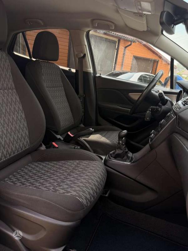 Blue Opel Mokka 2016 in Rokiskis, with an engine capacity of 1.60 L and mileage of 161 thousand km for 5600 €, photo 10 on AUTOMOTO.COM.LV