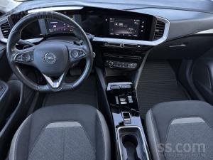 Zils Opel Mokka 2023 Rīga, ar dzinēja tilpumu 1.20 L un nobraukumu 67 tūkst. km par 15690 €, foto 13 vietnē AUTOMOTO.COM.LV
