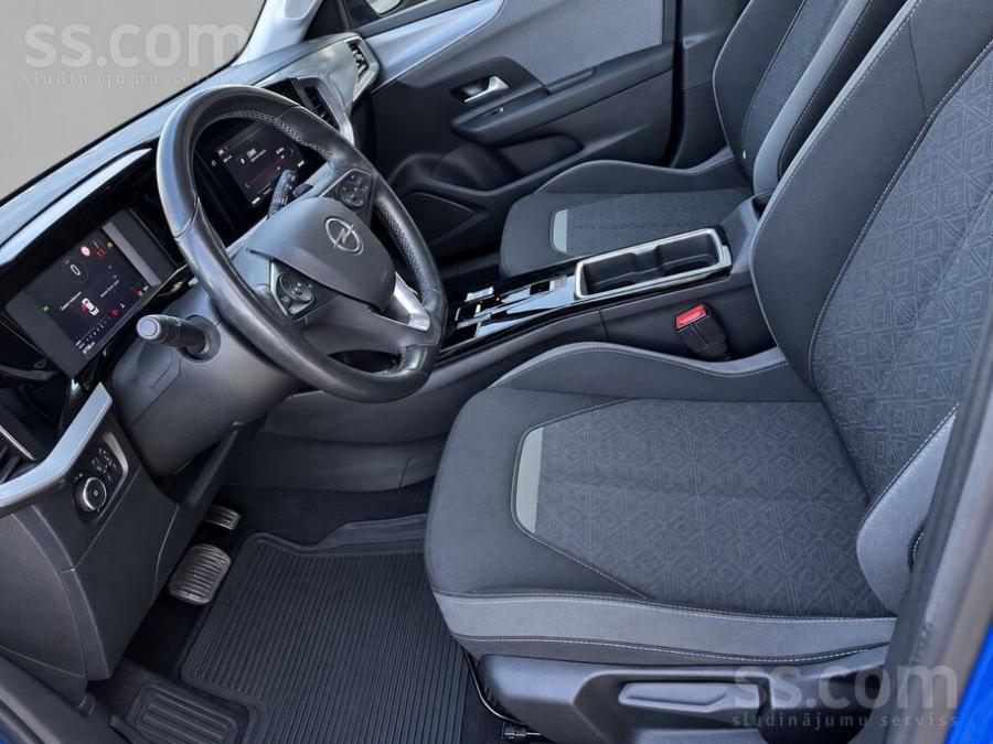 Zils Opel Mokka 2023 Rīga, ar dzinēja tilpumu 1.20 L un nobraukumu 67 tūkst. km par 15690 €, foto 14 vietnē AUTOMOTO.COM.LV
