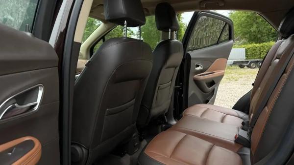 Brūns Opel Mokka 2013 Jelgava, ar dzinēja tilpumu 1.40 L un nobraukumu 112 tūkst. km par 8990 €, foto 10 vietnē AUTOMOTO.COM.LV