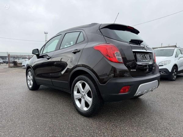 Brown Opel Mokka 2013 in Kaunas, with an engine capacity of 1.69 L and mileage of 102 thousand km for 7100 €, photo 4 on AUTOMOTO.COM.LV