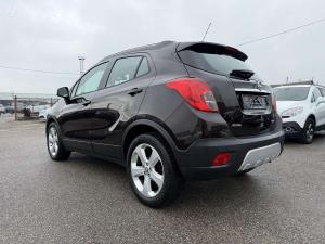 Brown Opel Mokka 2013 in Kaunas, with an engine capacity of 1.69 L and mileage of 102 thousand km for 7100 €, photo 4 on AUTOMOTO.COM.LV