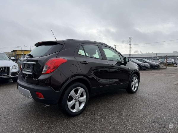 Brown Opel Mokka 2013 in Kaunas, with an engine capacity of 1.69 L and mileage of 102 thousand km for 7100 €, photo 8 on AUTOMOTO.COM.LV