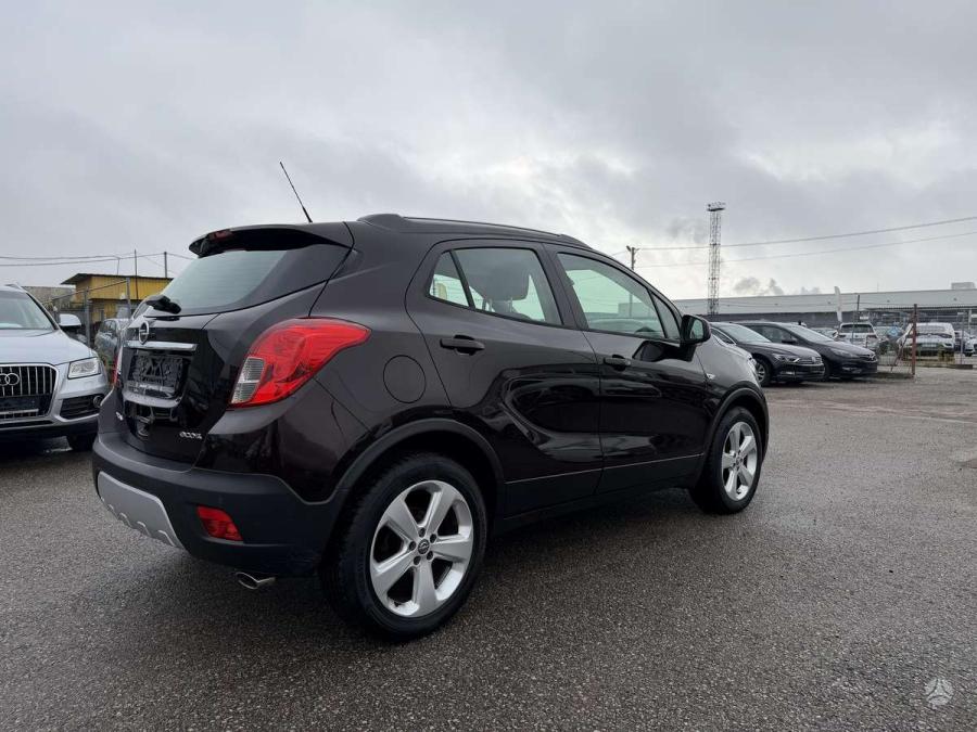 Brown Opel Mokka 2013 in Kaunas, with an engine capacity of 1.69 L and mileage of 102 thousand km for 7100 €, photo 8 on AUTOMOTO.COM.LV