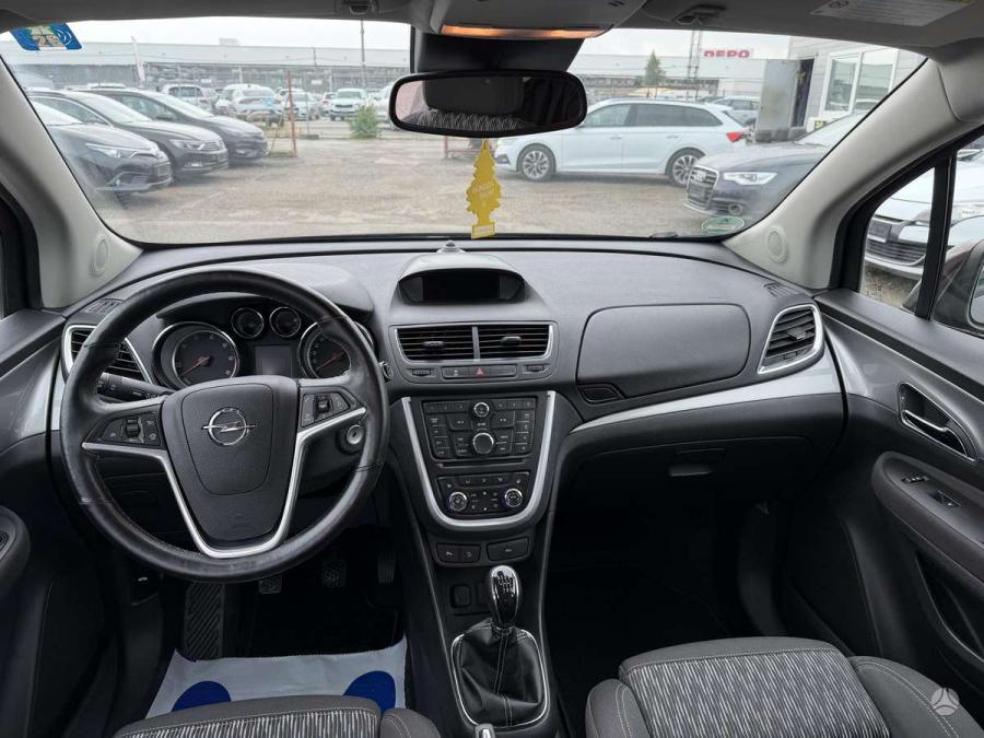 Brown Opel Mokka 2013 in Kaunas, with an engine capacity of 1.69 L and mileage of 102 thousand km for 7100 €, photo 16 on AUTOMOTO.COM.LV