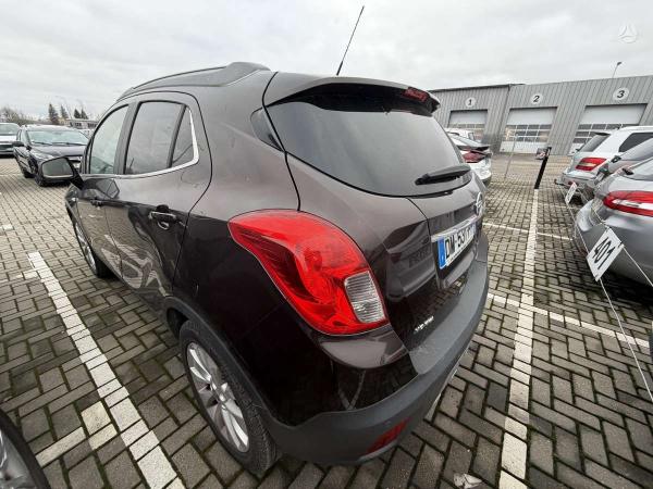 Brown Opel Mokka 2014 in Taurage, with an engine capacity of 1.36 L and mileage of 97 thousand km for 6900 €, photo 4 on AUTOMOTO.COM.LV