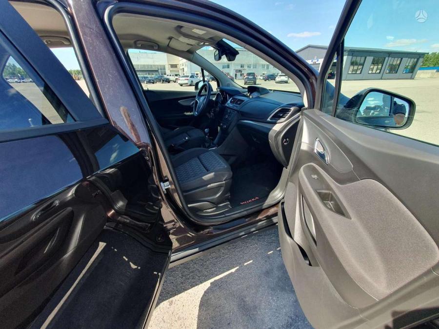 Brown Opel Mokka 2014 in Panevezys, with an engine capacity of 1.36 L and mileage of 143 thousand km for 6800 €, photo 20 on AUTOMOTO.COM.LV