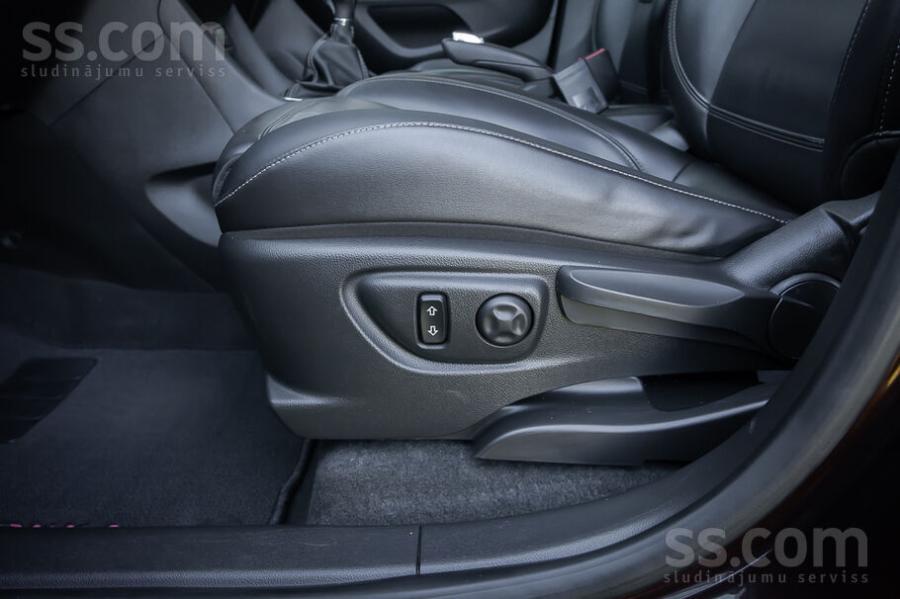 Brown Opel Mokka 2014 in Tukums, with an engine capacity of 1.70 L and mileage of 0 thousand km for 5990 €, photo 16 on AUTOMOTO.COM.LV