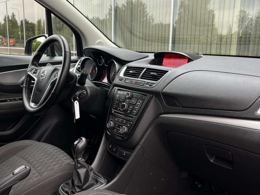 Brown Opel Mokka 2014 in Panevezys, with an engine capacity of 1.69 L and mileage of 286 thousand km for 4999 €, photo 10 on AUTOMOTO.COM.LV