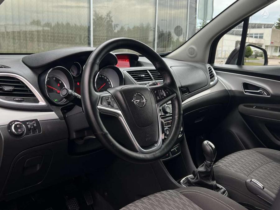 Brown Opel Mokka 2014 in Panevezys, with an engine capacity of 1.69 L and mileage of 286 thousand km for 4999 €, photo 11 on AUTOMOTO.COM.LV