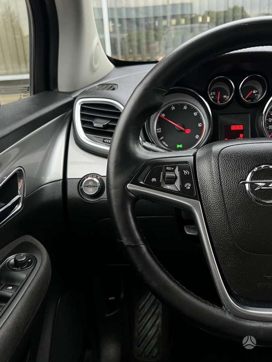Brown Opel Mokka 2014 in Panevezys, with an engine capacity of 1.69 L and mileage of 286 thousand km for 4999 €, photo 23 on AUTOMOTO.COM.LV