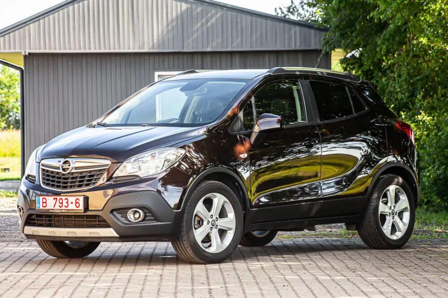 Brown Opel Mokka 2014 in Tukums, with an engine capacity of 1.70 L and mileage of 320 thousand km for 5990 €, photo 1 on AUTOMOTO.COM.LV