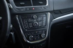 Brown Opel Mokka 2014 in Tukums, with an engine capacity of 1.70 L and mileage of 320 thousand km for 5990 €, photo 25 on AUTOMOTO.COM.LV